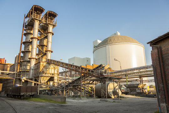 PRODUCTS & SERVICES - Colossal International